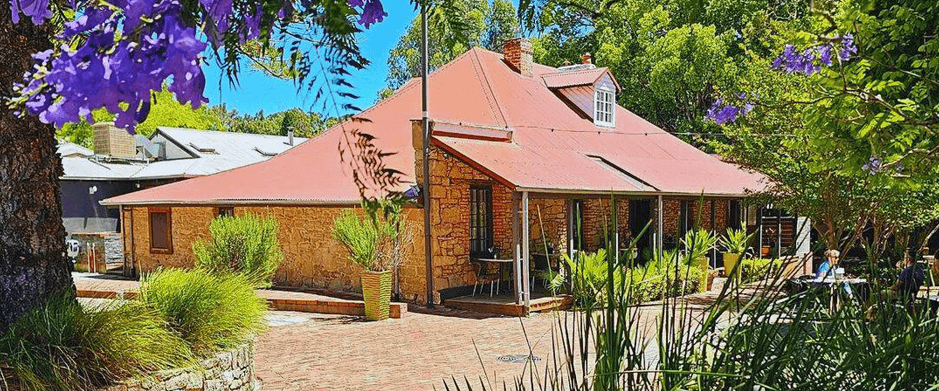 The Mahogany Inn & Distillery - Hello Perth